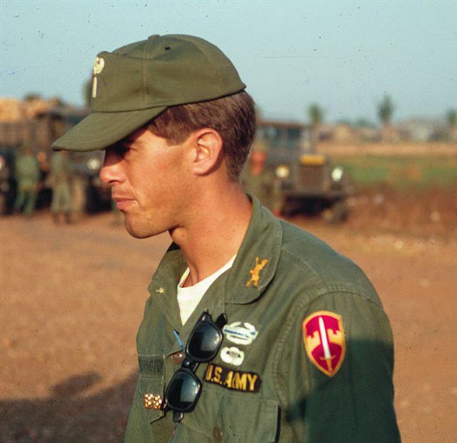 Combat Infantryman Badge in Action; Photos of CIBs being worn - Page 9 ...