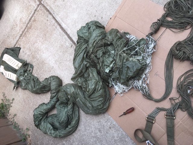 1975 dated uncut MC1-B parachute complete, packed. - GROUND CREW ...