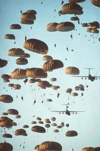 1975 dated uncut MC1-B parachute complete, packed. - GROUND CREW ...