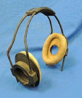 Typical WW2 USAAF pilot's headset - Page 2 - FLYING HELMETS AND ...