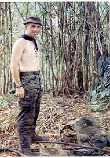 Mike force Scarfs - Page 3 - UNIFORMS - U.S. Militaria Forum