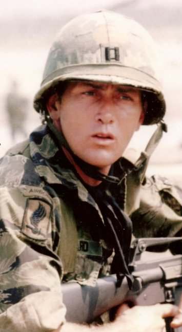 Apoc Now ......Martin Sheen ....Willard uniform - UNIFORMS - U.S ...