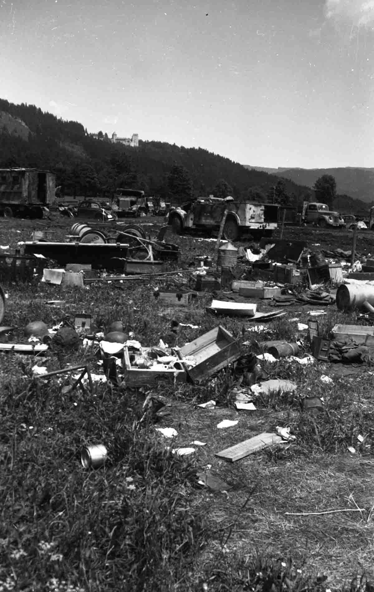 Enemy capture photos - Page 2 - EPHEMERA, PHOTOGRAPHS & MILITARY ...