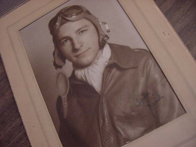 Nice WW2 Pilot Studio Photo - EPHEMERA, PHOTOGRAPHS & MILITARY ARTWORK ...