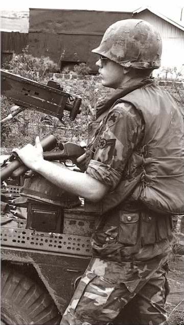 USAF Security Police M16 Pouches - FIELD & PERSONAL GEAR SECTION - U.S ...