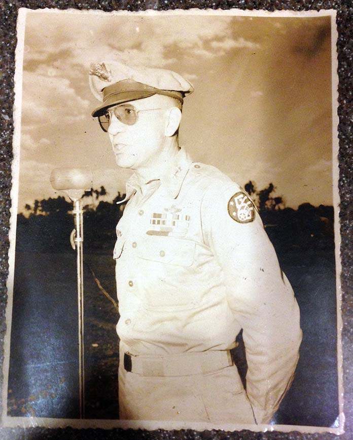 Photos of LTG Whitehead and Maj Shomo Medal of Honor recipient ...