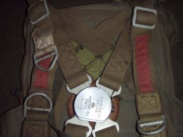WWII T-5 Parachute With T-7 Harness And Camouflage Chute - SURVIVAL ...