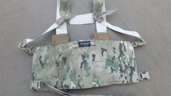 some modern NSW gear, vests, Pouches and uniforms, mostly AOR1 & AOR2 ...