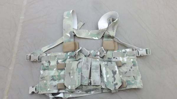 some modern NSW gear, vests, Pouches and uniforms, mostly AOR1 & AOR2 ...