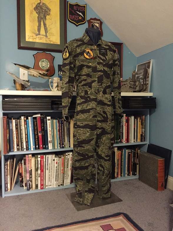 Col. Thomas Coady Vietnam F-105 Pilot - FLIGHT CLOTHING - U.S ...