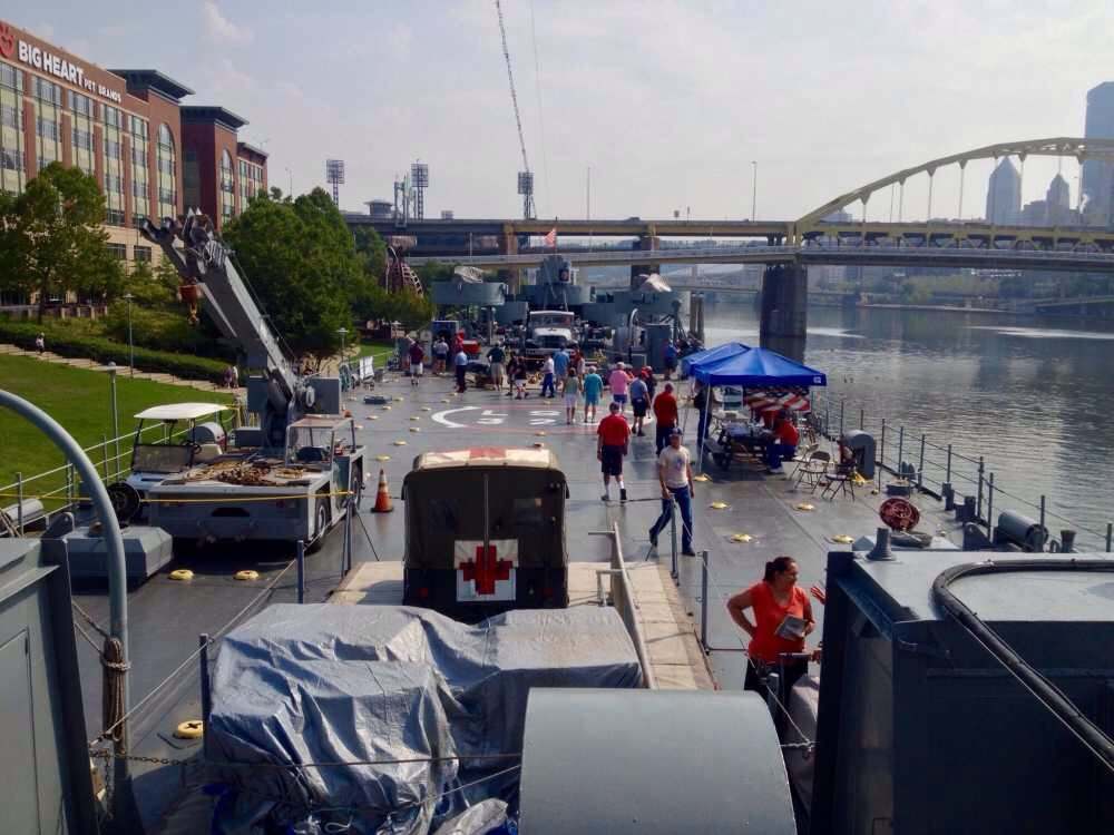 LST 325 visiting Pittsburgh PA for tours. - MILITARY SHIPS AND VESSELS ...