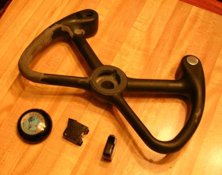 Aviation History in Control Wheels; Yokes - MILITARY AIRCRAFT ...