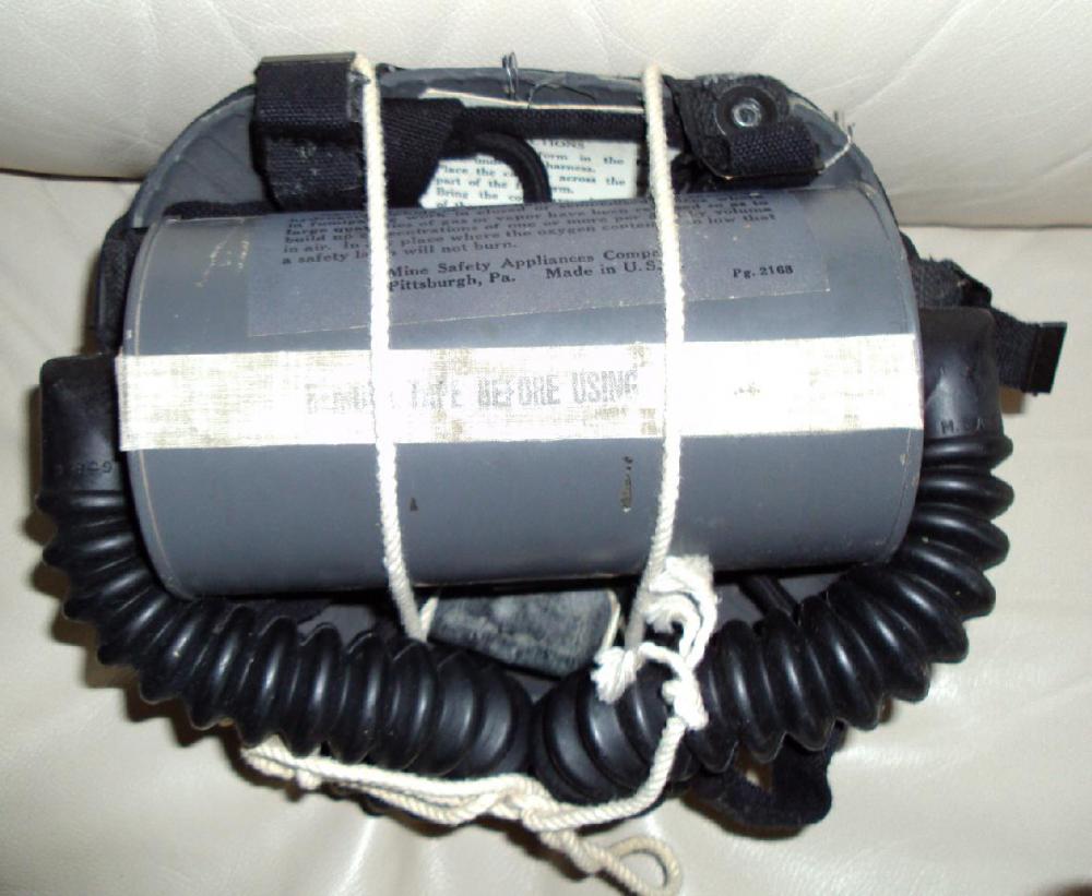 Latest addition to my collection....yes it's a USN gas mask. - FIELD ...