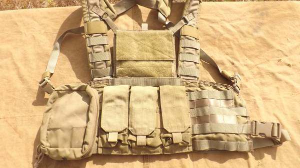 Rhodesian Recon Vest "RRV" History Brake Down. - FIELD & PERSONAL GEAR ...