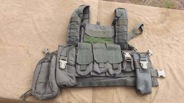 Rhodesian Recon Vest "RRV" History Brake Down. - FIELD & PERSONAL GEAR ...