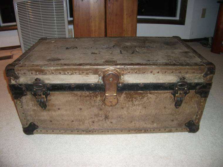Officer's Steamer Trunk style Foot Locker. 1st Div. 7th F.A. - (1917 ...