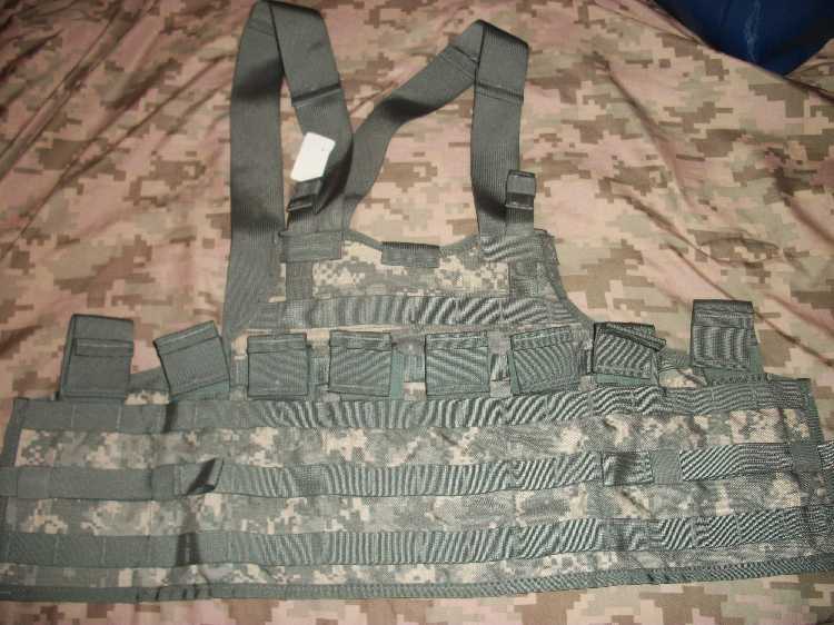 Strange chest rig in UCP digital - FIELD & PERSONAL GEAR SECTION - U.S ...
