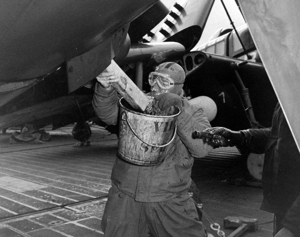 Bomber cold weather face mask(?) - FLYING HELMETS AND ACCESSORIES - U.S ...