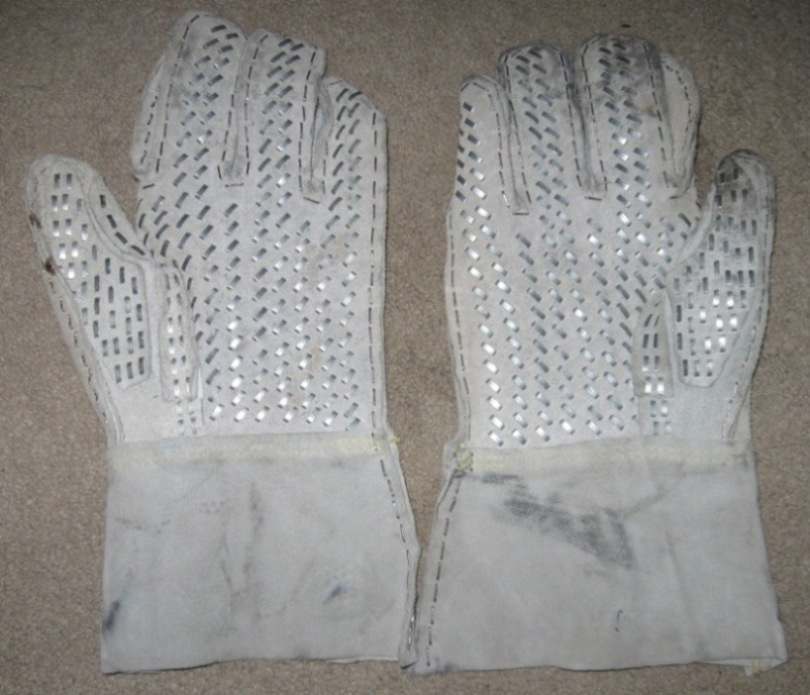 USMC BARB WIRE GLOVES - FIELD & PERSONAL GEAR SECTION - U.S. Militaria ...