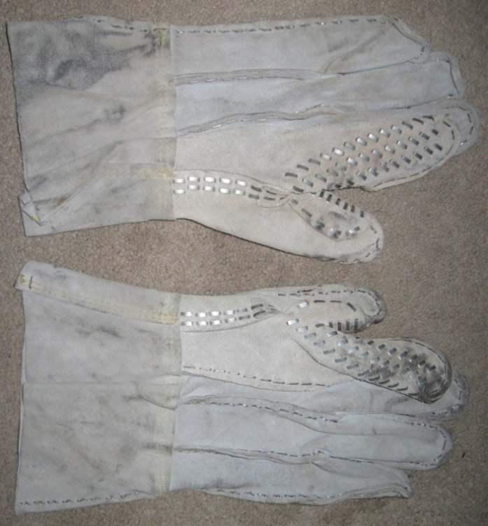 USMC BARB WIRE GLOVES - FIELD & PERSONAL GEAR SECTION - U.S. Militaria ...