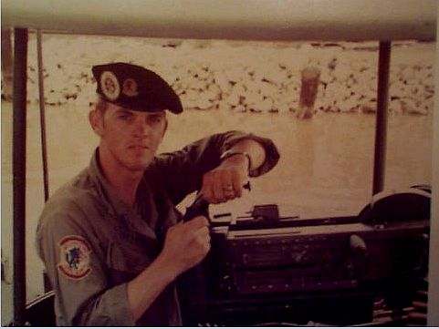 Navy personnel never equiped with beret? Aye, we do have photos ...