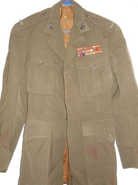 USMC 1st Lt Officer uniform with large ribbon rack - UNIFORMS - U.S ...
