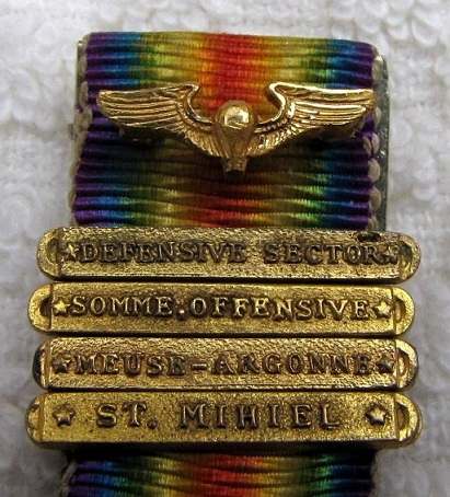 A very small Balloon Pilot wing on WWI Victory Medal - WING BADGES - U ...