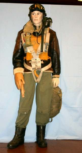 WW2 A3-A4 Parachute Packs - FIELD & PERSONAL GEAR SECTION - U.S ...