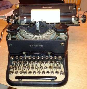 WWII Signal Corps Typewriter - BASE/BIVOUAC/CAMP/DEPOT ITEMS - U.S ...
