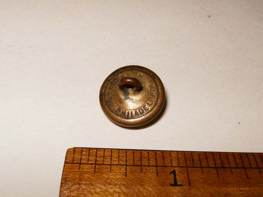 When is this uniform button from? - (1866-1890) PLAINS INDIAN WARS ...