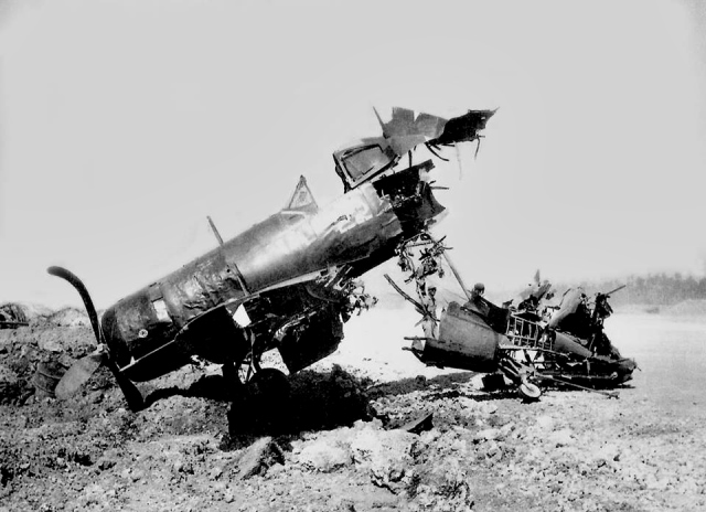 Bomb damaged Corsair - MILITARY AIRCRAFT & AVIATION - U.S. Militaria Forum