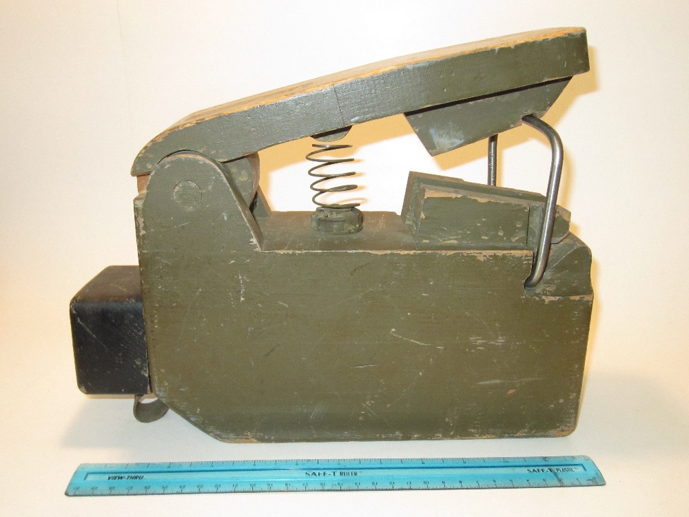 1968 M57 Clacker training aid - FIELD & PERSONAL GEAR SECTION - U.S ...