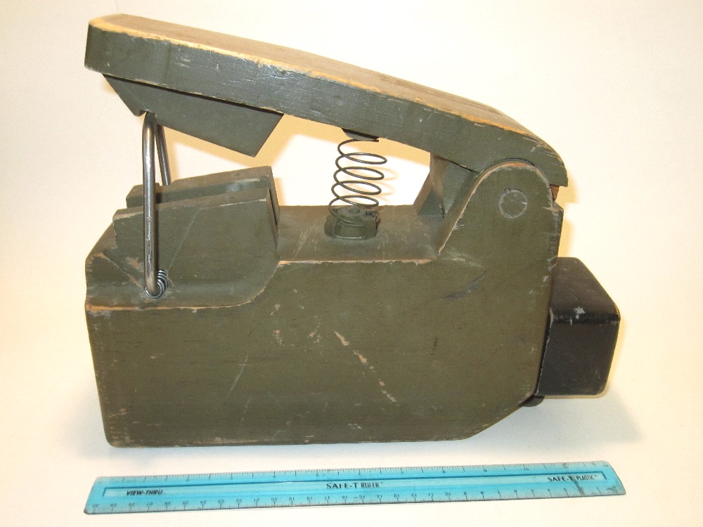 1968 M57 Clacker training aid - FIELD & PERSONAL GEAR SECTION - U.S ...