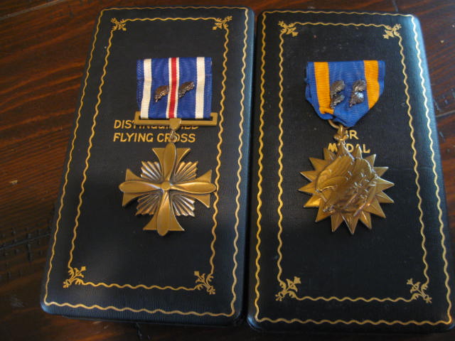 657th Glider artillery 11th Airborne Liaison pilot DFC/AM - MEDALS ...