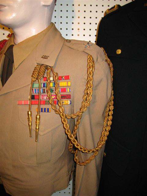 Aiguillettes for Army General's Aides - UNIFORMS - U.S. Militaria Forum