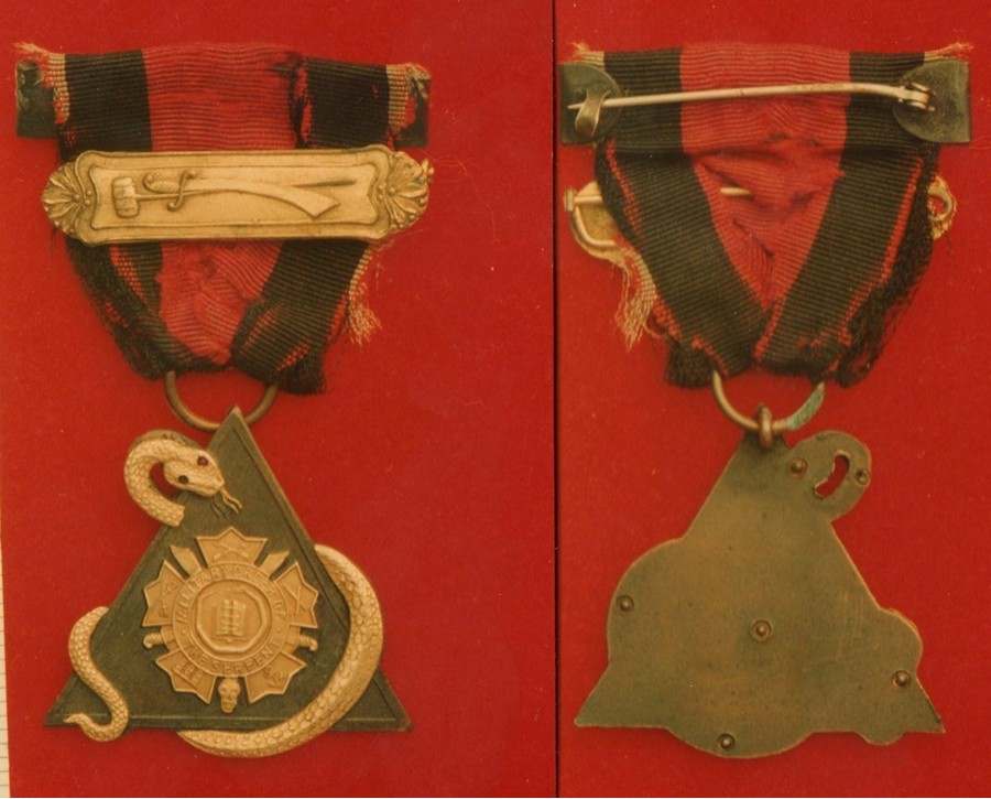 1917 - American Orders & Socities & Their Decorations - Page 11 ...