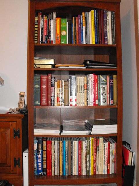 Show your bookshelf . - Page 3 - BOOK REPORTS - U.S. Militaria Forum