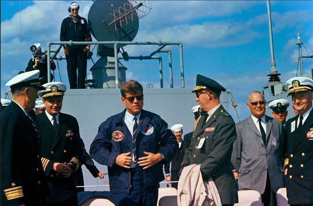 Uniforms of the 'Blue Water' Navy 1960s-1980s Cold War - Vietnam Era ...