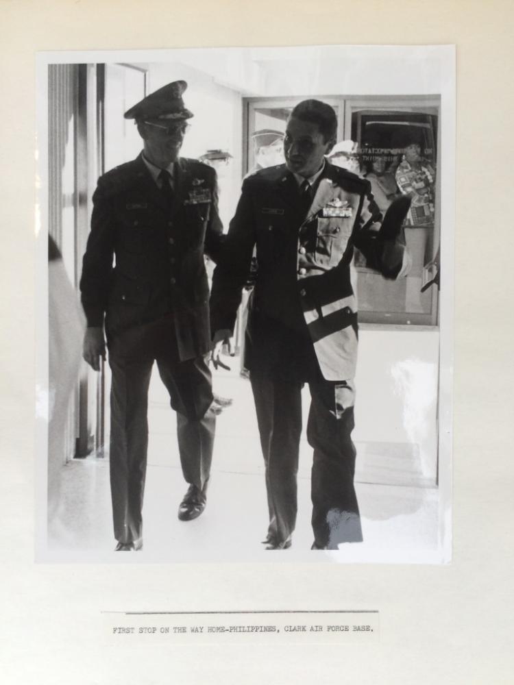 WELCOME HOME - VIETNAM POW GROUP USAF PILOT - HANOI HILTON - MEDALS ...
