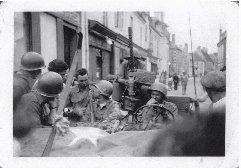Information about some photo's of a reconnaissance jeep of the 35th Inf ...