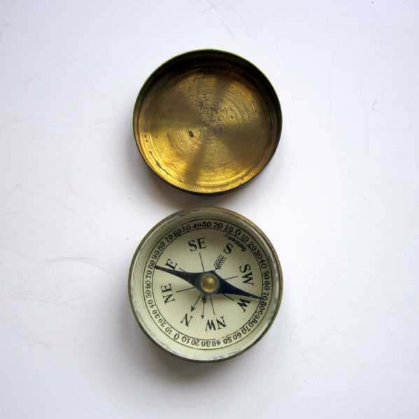 Compass Identification - FIELD & PERSONAL GEAR SECTION - U.S. Militaria ...