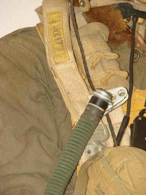 A-4 Parachute rig - SURVIVAL GEAR - U.S. Militaria Forum