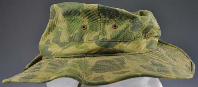 RVN Parachute Camo Hat w/French Para Badge - UNIFORMS - U.S. Militaria ...