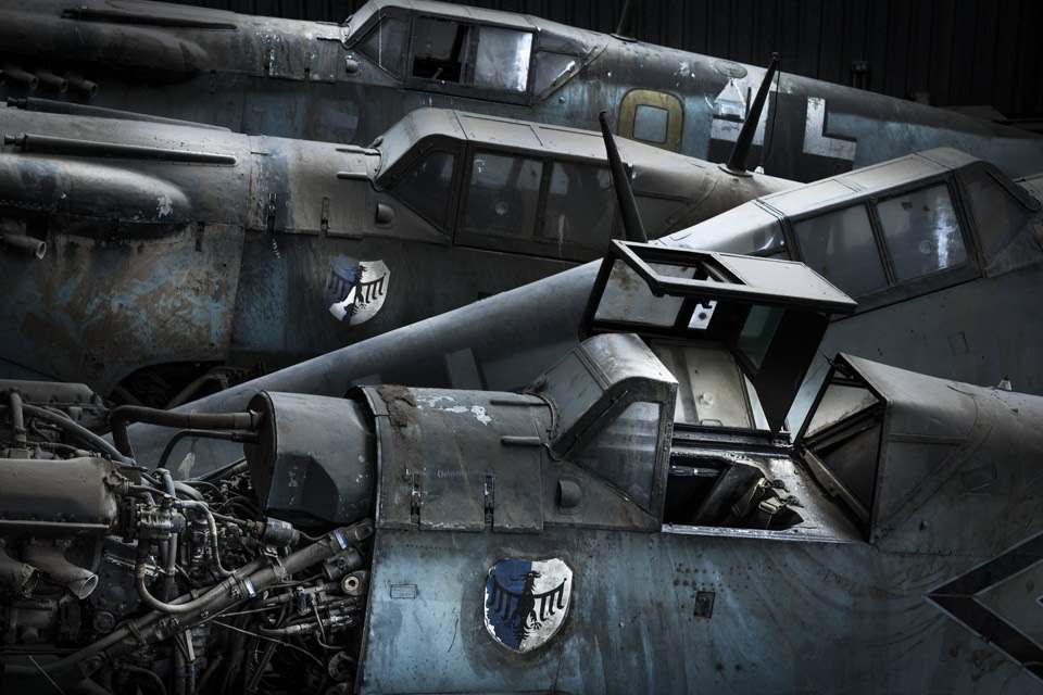 WW II Airplanes in a barn - MILITARY AIRCRAFT & AVIATION - U.S ...