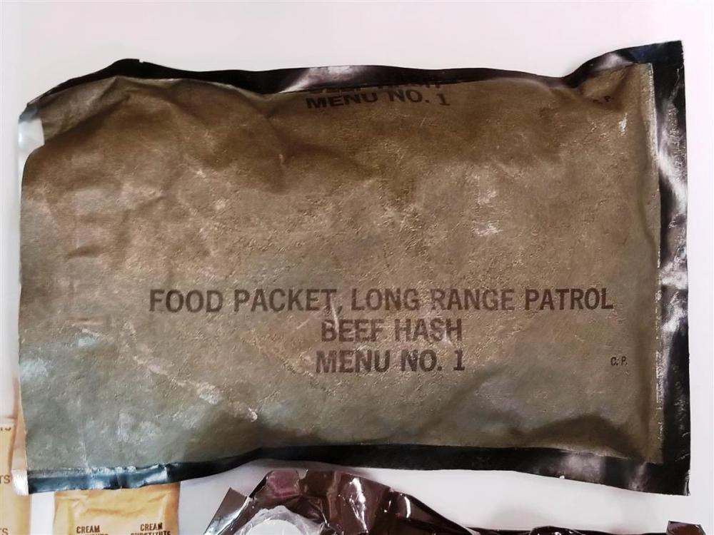 Vietnam LONG RANGE PATROL Rations Open Meal showing its contents ...