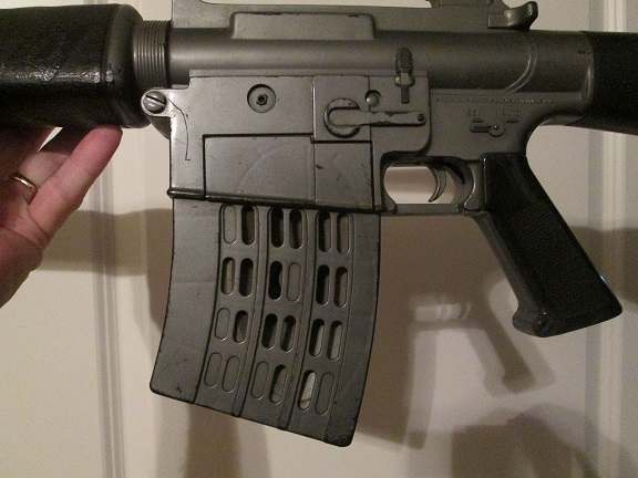 JOHN WAYNE w/ MATTEL M-16 IN GREEN BERETS - FIREARMS - U.S. Militaria Forum