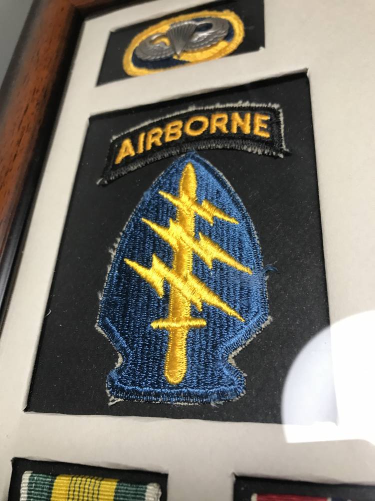 Securing Patches for Display, what's the best way - ARMY AND USAAF - U ...
