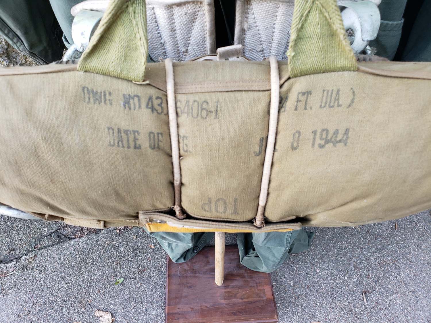 WWII AAF A-4 Parachute w/ Harness (Auction Find) - FLIGHT CLOTHING - U ...