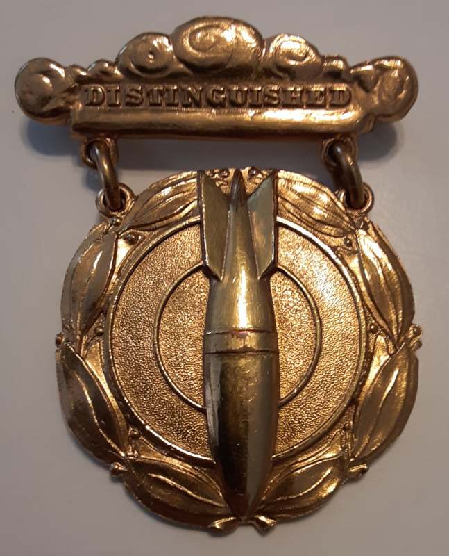 AAF Distinguished Aerial Gunner Badge - MEDALS & DECORATIONS - U.S ...