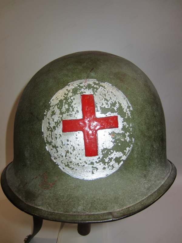 Medic helmet with a unique Red Cross for discussion - CHAPLAIN & MEDIC ...